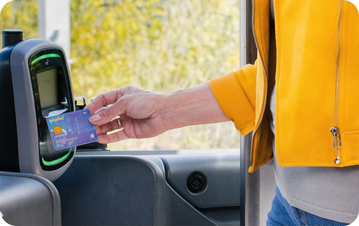 Stap voor stap leren over betalen met je betaalpas in het OV